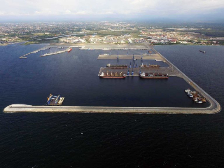 La comisión auditora del puerto de Malabo ingresa más de 546 millones ...